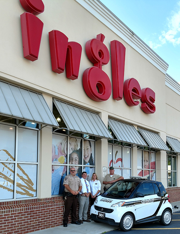 Ingles Donates Water Paulding County Sheriff’s Office