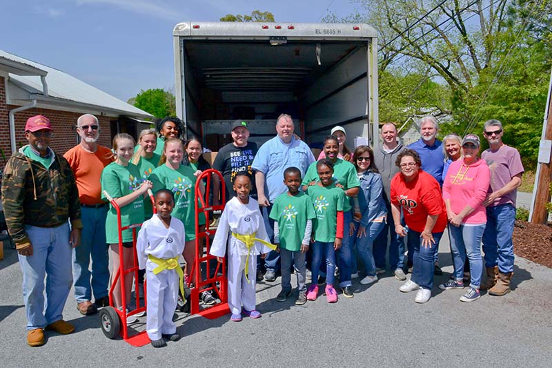 Comcast Cares Day: Helping Hands Of Paulding County